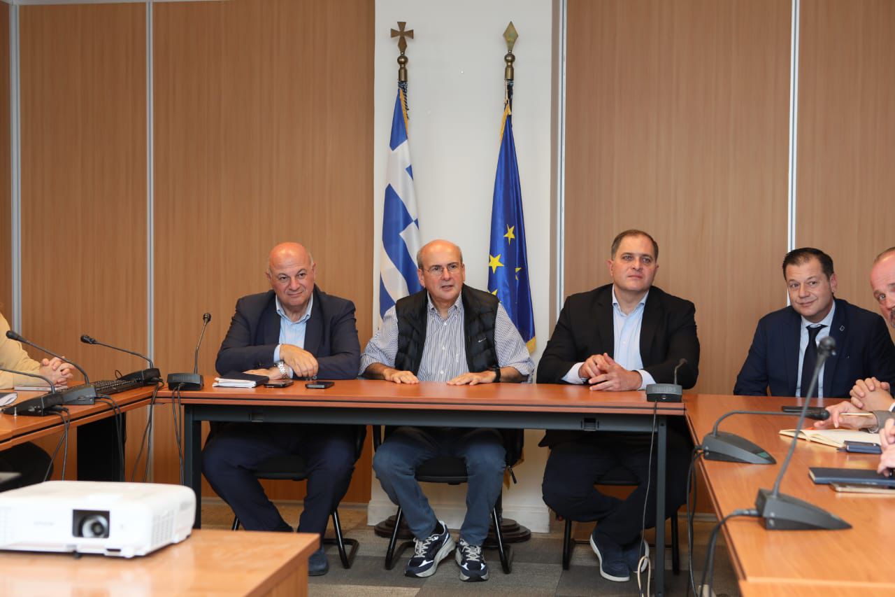 Ευρεία σύσκεψη με Κ. Χατζηδάκη και Κ. Τσιάρα στον ΟΠΕΚΕΠΕ για την ...
